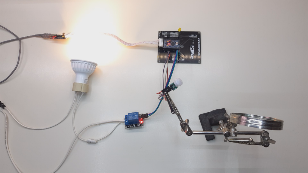 Luz automática con sensor PIR AM312 y Arduino – RogerBit